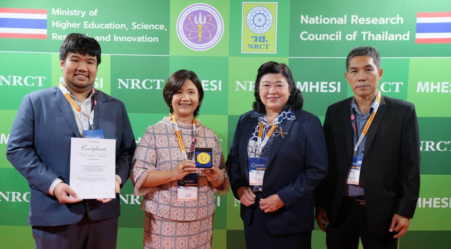 Chula Pharmaceutical Researchers Win Awards at INTARG 2023 ...